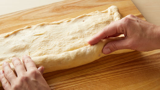 Strawberries and Creme Twisted Crescent Loaf Recipe - Pillsbury.com
