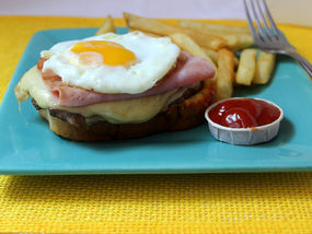 Uruguayan Chivito Sandwich Recipe - QueRicaVida.com