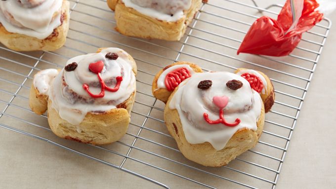 Teddy Bear Cinnamon Rolls Recipe - Pillsbury.com