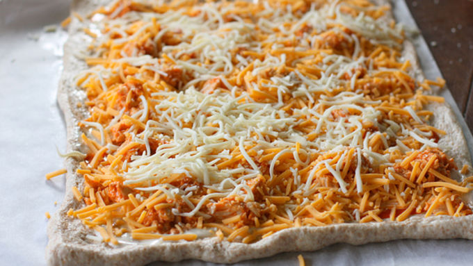 Buffalo Chicken Garbage Bread Recipe - Tablespoon.com