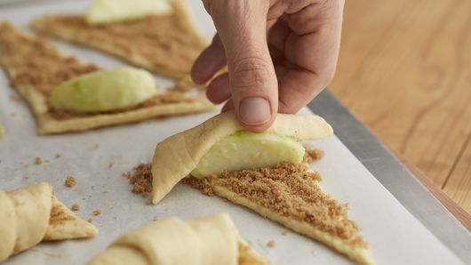 Apple Pie Crescents Recipe - Pillsbury.com