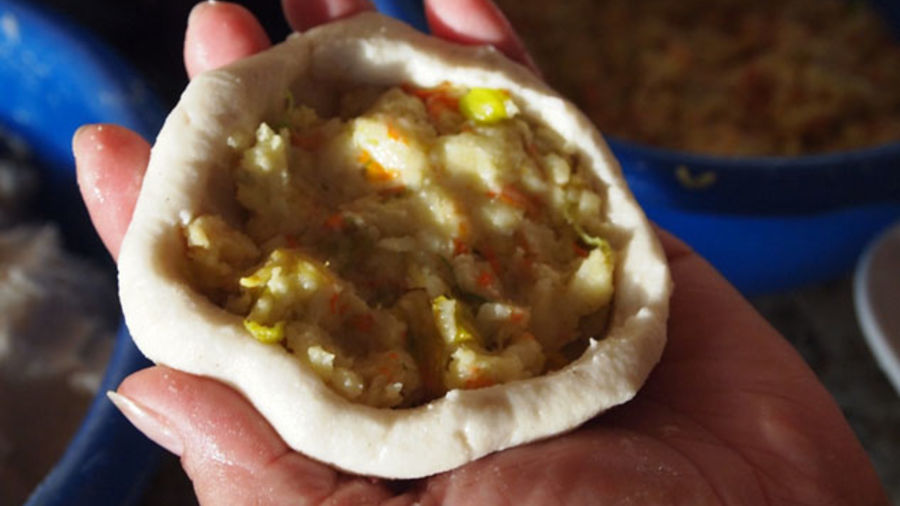 Zucchini Flower Pupusas Recipe - QueRicaVida.com