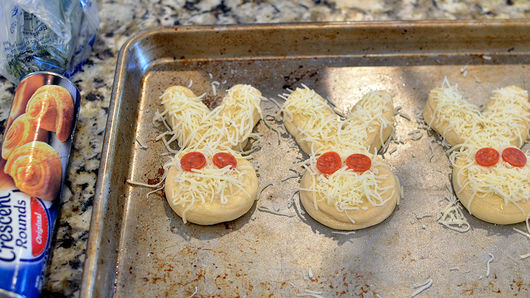 Crescent Bunny Pizza Dunkers Recipe - Pillsbury.com
