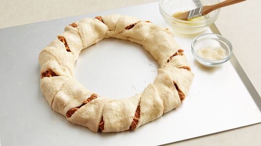Italian Meatball-Stuffed Crescent Ring Recipe - Pillsbury.com