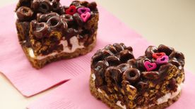 Cheerios™ Cake Recipe - BettyCrocker.com