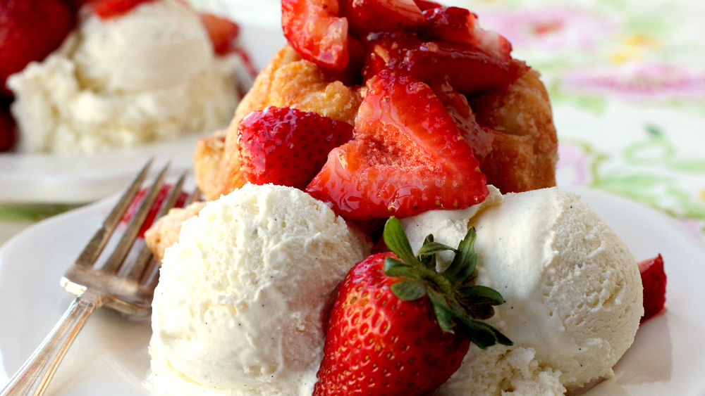 Strawberry-Shortcake Monkey Bread Recipe - Pillsbury.com
