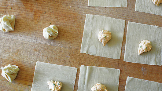 Sriracha and Cream Cheese Wonton Bombs Recipe - Tablespoon.com