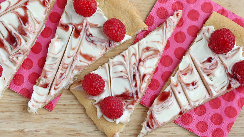 Raspberry Cheesecake Cookie Pizza Recipe - Pillsbury.com
