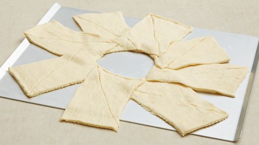 Cranberry Turkey Crescent Ring Recipe - Pillsbury.com