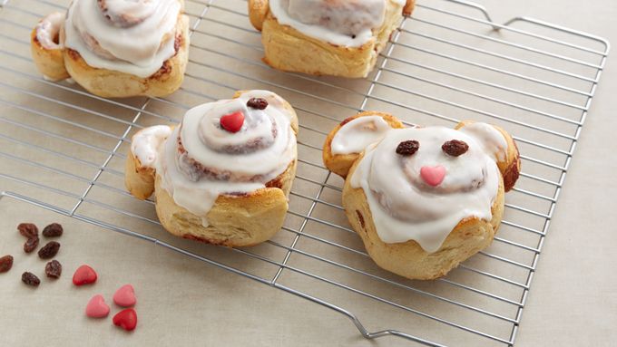 Teddy Bear Cinnamon Rolls Recipe - Pillsbury.com