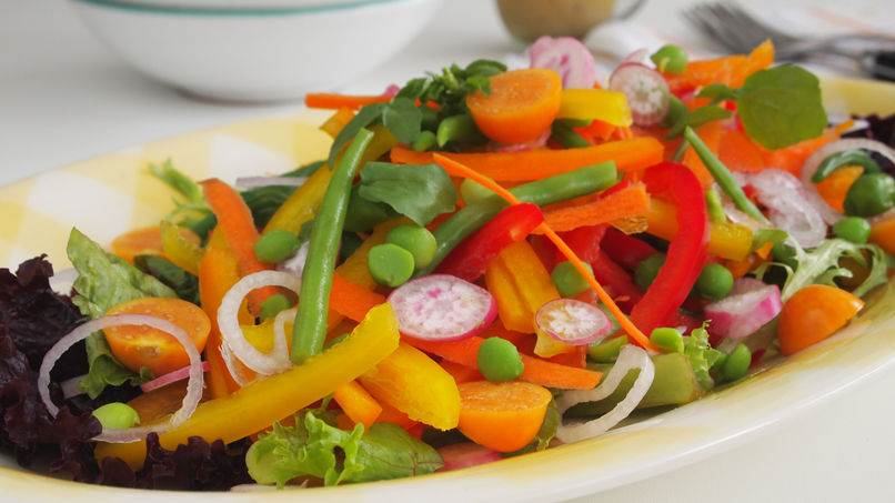 Receta De Ensalada Veraniega De Verduras Con Salsa Al Curry Receta De Ensalada Veraniega De Verduras Con Salsa Al Curry