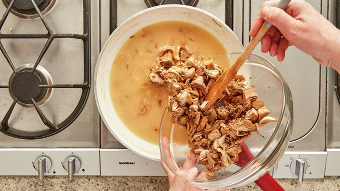 Vegan Jackfruit with Gravy Recipe - BettyCrocker.com