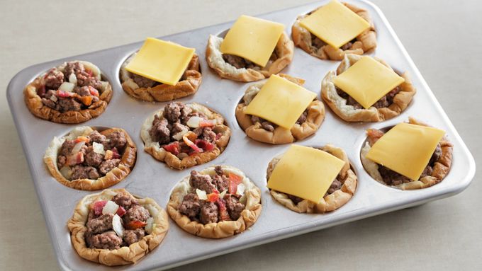Muffin-Tin Cheeseburgers Recipe - BettyCrocker.com