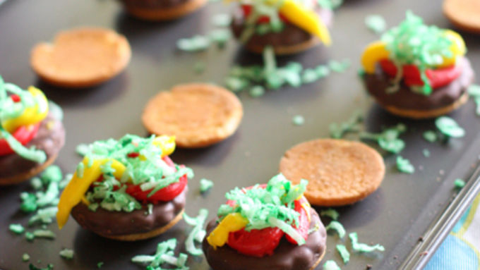 Mini Burger Cookies Recipe - Tablespoon.com