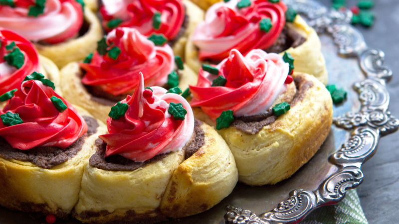 Chocolate-Peppermint Cinnamon Rolls Recipe - Tablespoon.com