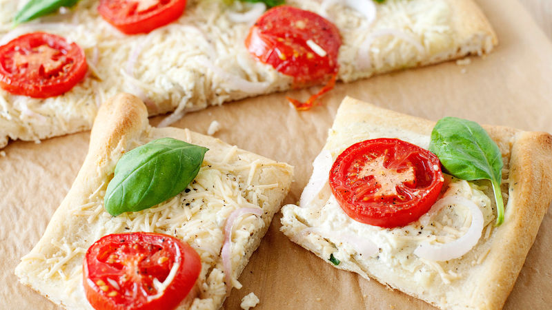 Tomato and Red Onion Flatbread Recipe - BettyCrocker.com