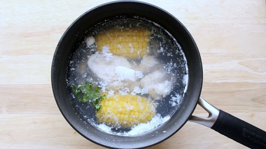 Hearty Shrimp and Chicken Chupe Recipe - QueRicaVida.com