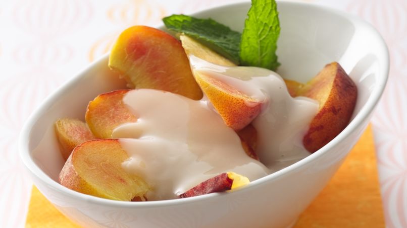 Receta de Duraznos Frescos con Salsa de Amaretto | QueRicaVida.com